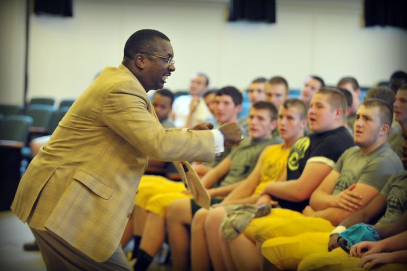 Derius Swinton Speaks To Team And Coaches At NCHS - Blue Ridge Life ...
