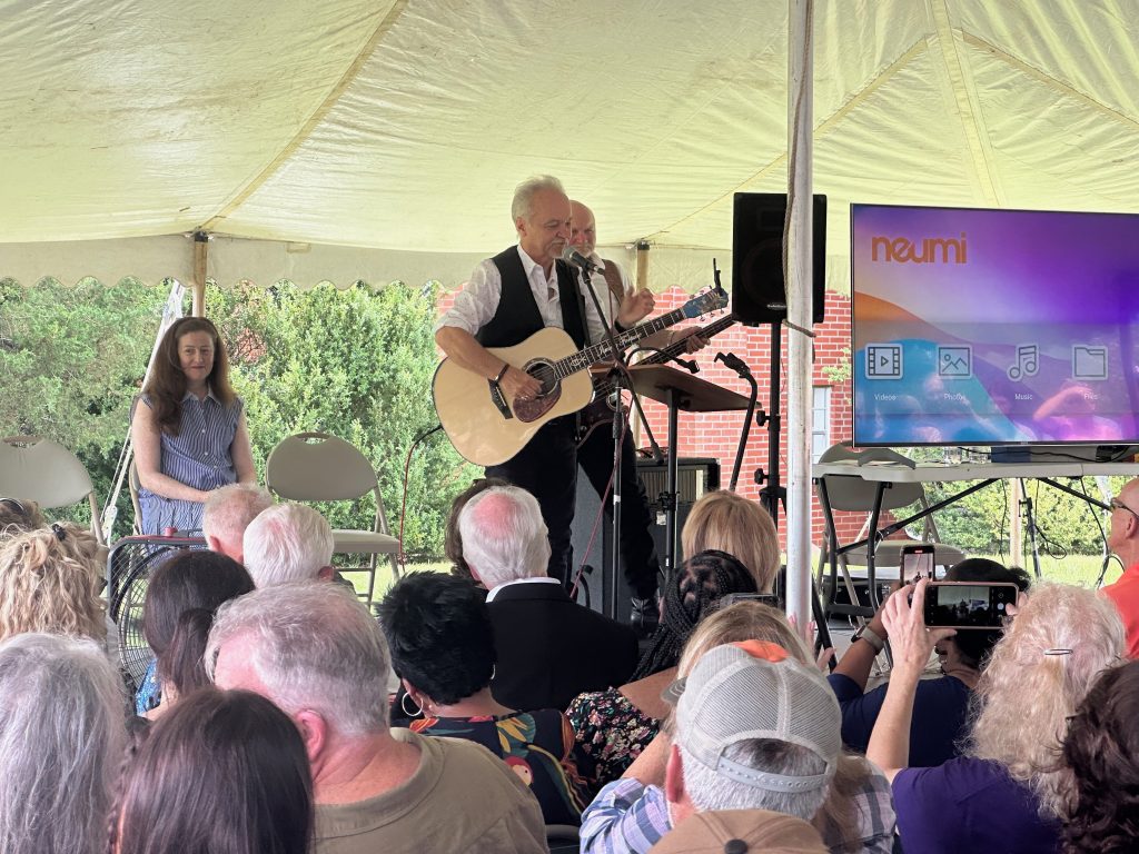 Arrington : Bronze Statues Unveiled To Honor Nelson Natives Earl Hamner ...