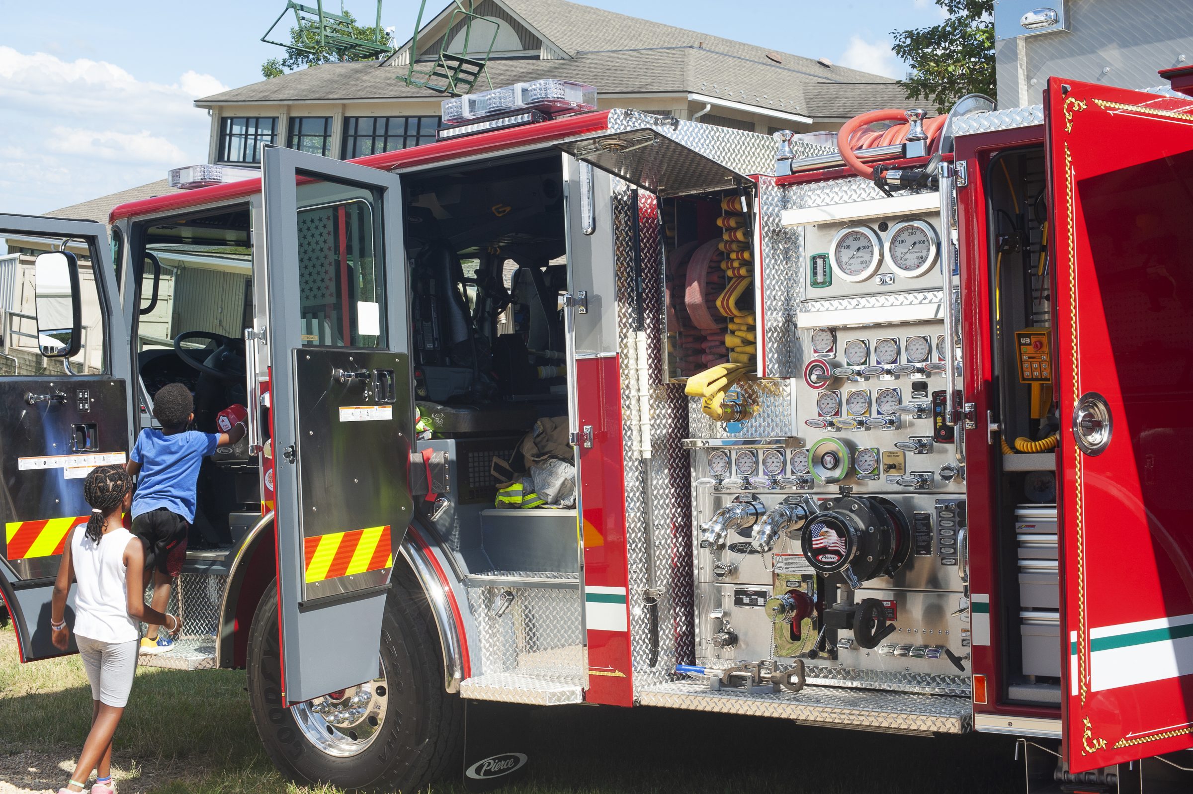 Wintergreen Fire Takes Delivery Of New Fire Engine - Blue Ridge Life ...